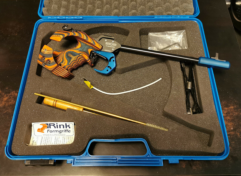 Har 22:a men vill börja med fripistol - och köpa en egen. Hur gå ...